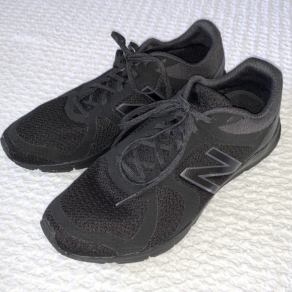 New Balance | Shoes | New Balance Black Lightweight Running Shoe Size 9 ...